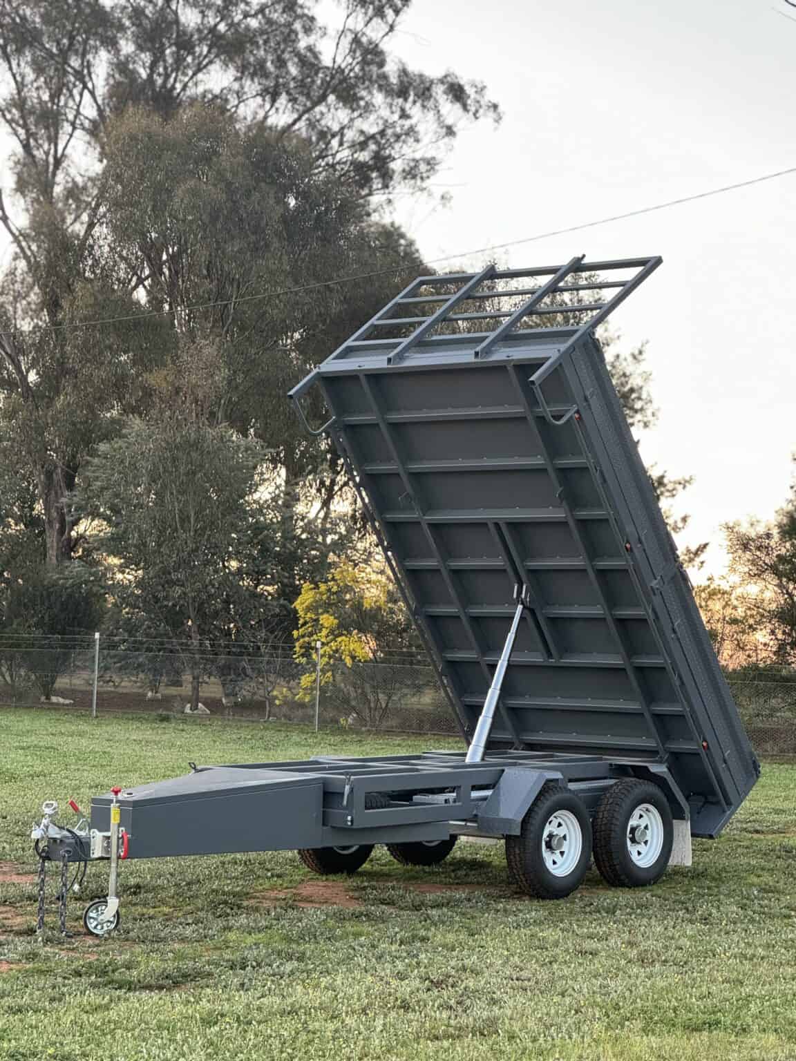 Hydraulic Tipper Trailers – Rivsteel Sheds and Trailers
